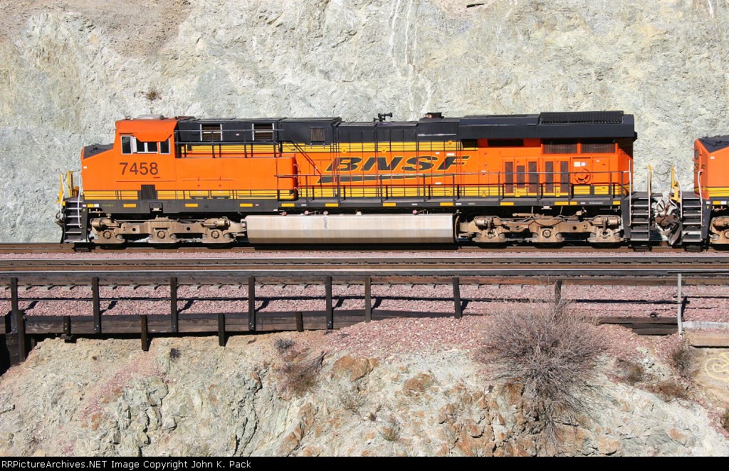 BNSF 7458